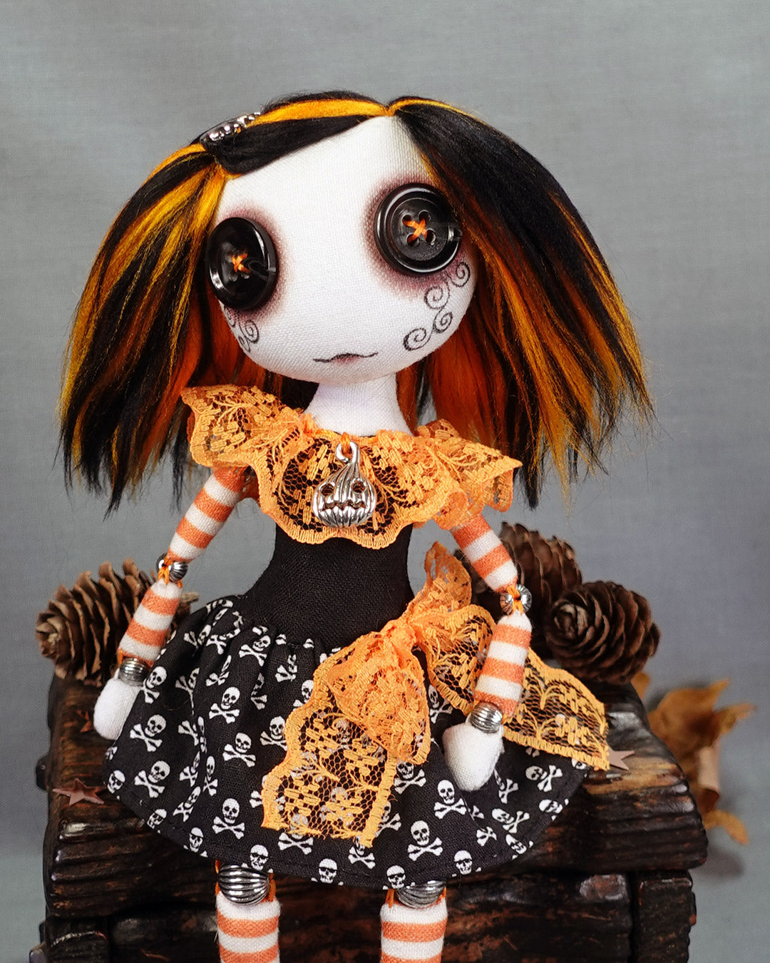 Spyderthread - Creepy cute art dolls and illustrations by Jo Hards